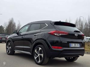 Melns Hyundai Tucson 2018 Tauragė, ar dzinēja tilpumu 1.69 L un nobraukumu 117 tūkst. km par 13800 €, foto 6 vietnē AUTOMOTO.COM.LV