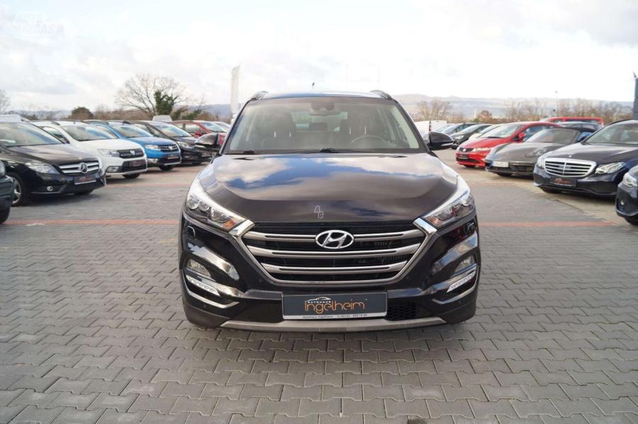 Black Hyundai Tucson 2018 in Kaunas, with an engine capacity of 2.00 L and mileage of 82 thousand km for 22287 €, photo 2 on AUTOMOTO.COM.LV