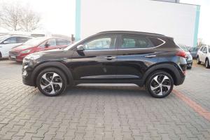 Black Hyundai Tucson 2018 in Kaunas, with an engine capacity of 2.00 L and mileage of 82 thousand km for 22287 €, photo 4 on AUTOMOTO.COM.LV