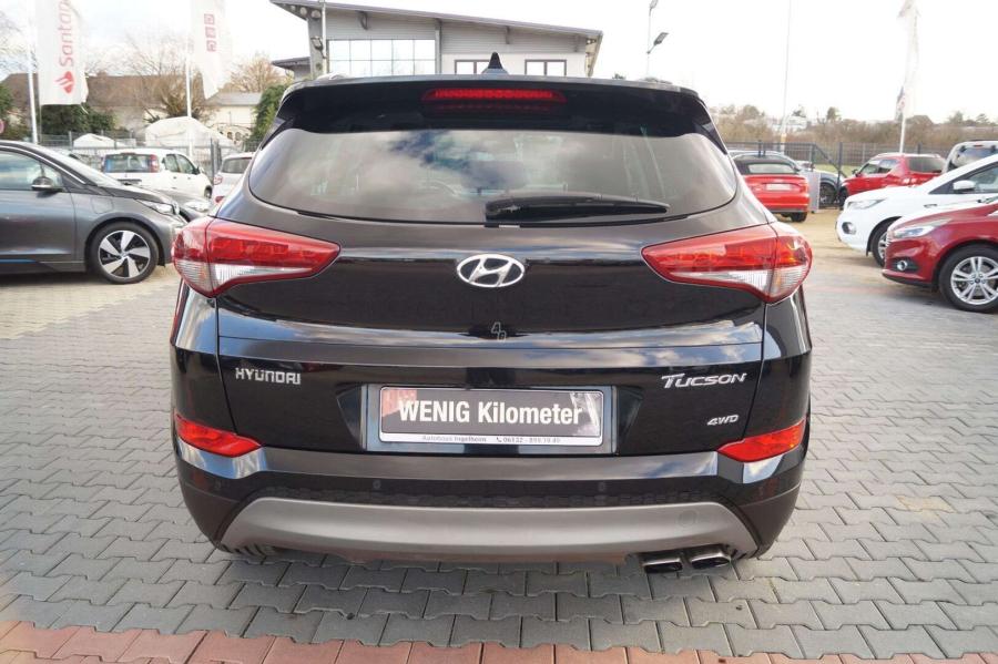 Black Hyundai Tucson 2018 in Kaunas, with an engine capacity of 2.00 L and mileage of 82 thousand km for 22287 €, photo 6 on AUTOMOTO.COM.LV
