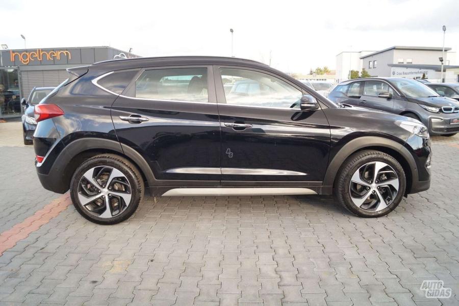 Black Hyundai Tucson 2018 in Kaunas, with an engine capacity of 2.00 L and mileage of 82 thousand km for 22287 €, photo 8 on AUTOMOTO.COM.LV