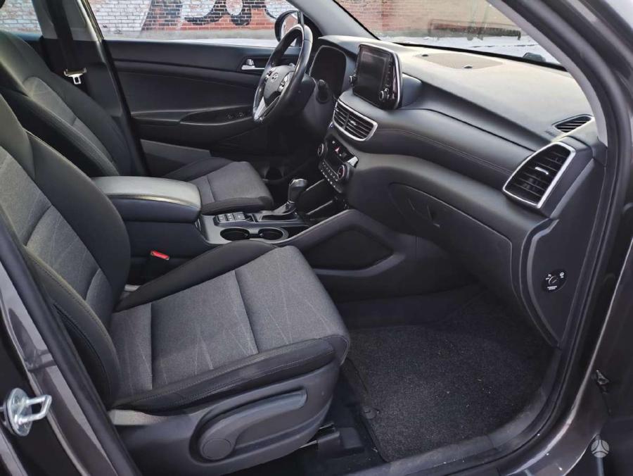 Melns Hyundai Tucson 2018 Šauļi, ar dzinēja tilpumu 1.60 L un nobraukumu 86 tūkst. km par 15600 €, foto 13 vietnē AUTOMOTO.COM.LV