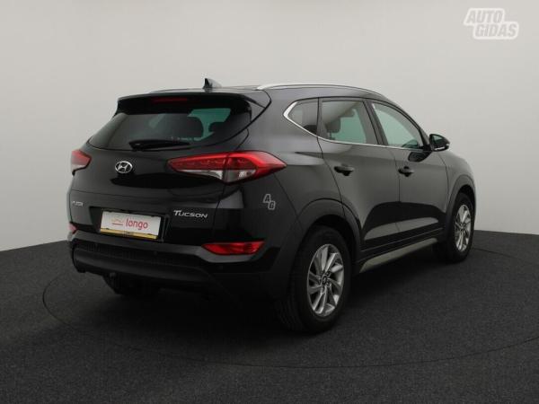 Black Hyundai Tucson 2018 in Vilnius, with an engine capacity of 1.60 L and mileage of 142 thousand km for 13399 €, photo 8 on AUTOMOTO.COM.LV