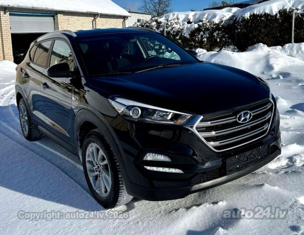 Black Hyundai Tucson 2018 in Tallinn, with an engine capacity of 1.70 L and mileage of 195 thousand km for 11450 €, photo 1 on AUTOMOTO.COM.LV