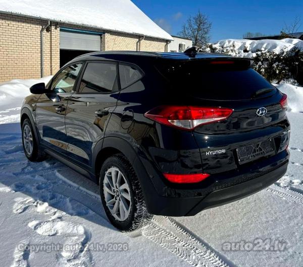 Melns Hyundai Tucson 2018 Tallina, ar dzinēja tilpumu 1.70 L un nobraukumu 195 tūkst. km par 11450 €, foto 4 vietnē AUTOMOTO.COM.LV