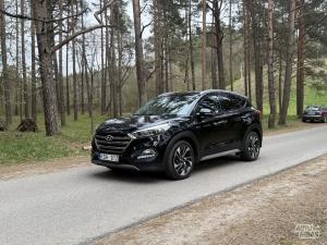 Melns Hyundai Tucson 2018 Viļņa, ar dzinēja tilpumu 1.60 L un nobraukumu 142 tūkst. km par 10600 €, foto  vietnē AUTOMOTO.COM.LV