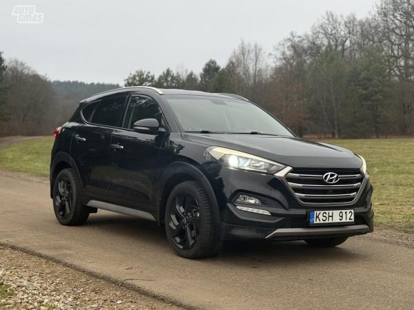 Black Hyundai Tucson 2018 in Vilnius, with an engine capacity of 1.60 L and mileage of 142 thousand km for 10600 €, photo 10 on AUTOMOTO.COM.LV