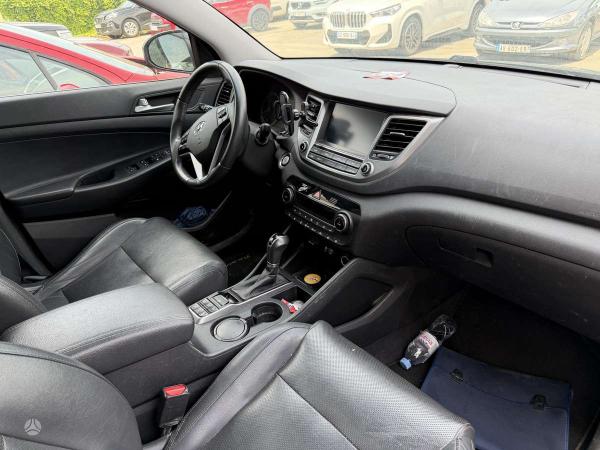 Melns Hyundai Tucson 2018 Tauragė, ar dzinēja tilpumu 2.00 L un nobraukumu 178 tūkst. km par 10200 €, foto 5 vietnē AUTOMOTO.COM.LV