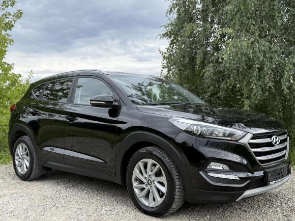 Black Hyundai Tucson 2018 in Siauliai, with an engine capacity of 2.00 L and mileage of 172 thousand km for 14950 €, photo 3 on AUTOMOTO.COM.LV