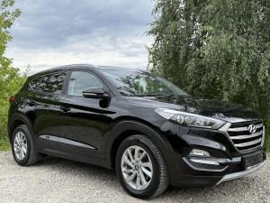 Black Hyundai Tucson 2018 in Siauliai, with an engine capacity of 2.00 L and mileage of 172 thousand km for 14950 €, photo 4 on AUTOMOTO.COM.LV