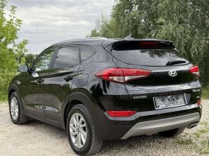 Black Hyundai Tucson 2018 in Siauliai, with an engine capacity of 2.00 L and mileage of 172 thousand km for 14950 €, photo 10 on AUTOMOTO.COM.LV