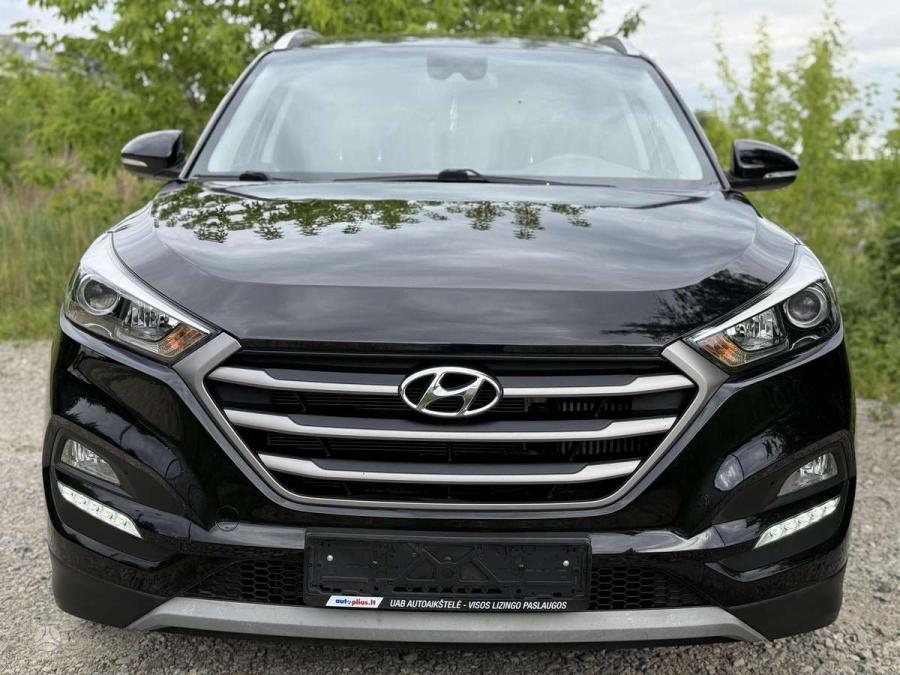 Black Hyundai Tucson 2018 in Siauliai, with an engine capacity of 2.00 L and mileage of 172 thousand km for 14950 €, photo 12 on AUTOMOTO.COM.LV