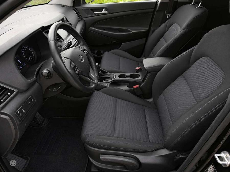 Black Hyundai Tucson 2018 in Siauliai, with an engine capacity of 2.00 L and mileage of 172 thousand km for 14950 €, photo 18 on AUTOMOTO.COM.LV