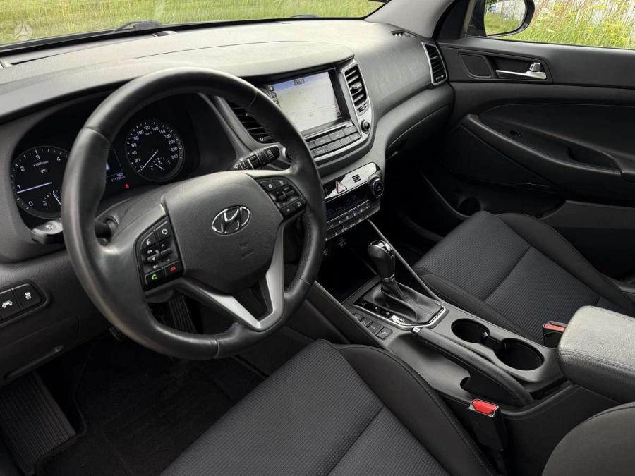Black Hyundai Tucson 2018 in Siauliai, with an engine capacity of 2.00 L and mileage of 172 thousand km for 14950 €, photo 19 on AUTOMOTO.COM.LV