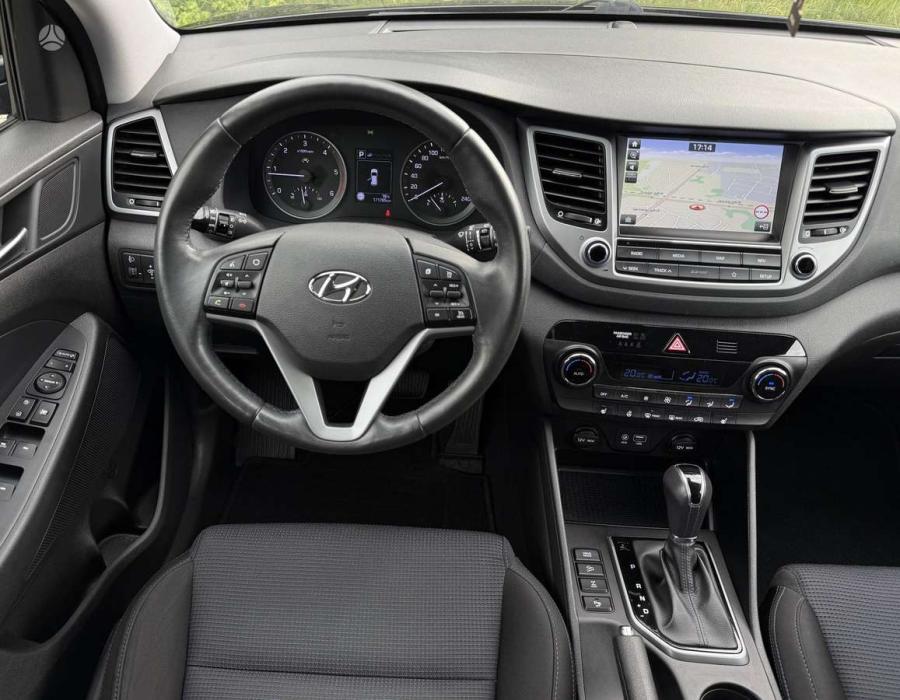 Black Hyundai Tucson 2018 in Siauliai, with an engine capacity of 2.00 L and mileage of 172 thousand km for 14950 €, photo 21 on AUTOMOTO.COM.LV