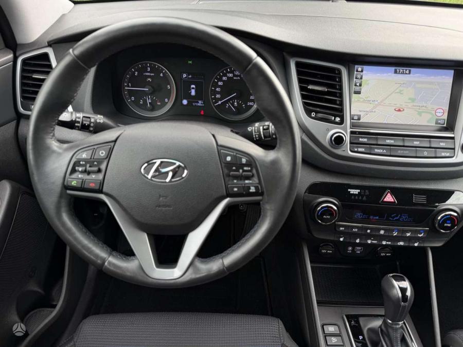 Black Hyundai Tucson 2018 in Siauliai, with an engine capacity of 2.00 L and mileage of 172 thousand km for 14950 €, photo 22 on AUTOMOTO.COM.LV