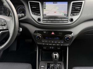 Black Hyundai Tucson 2018 in Siauliai, with an engine capacity of 2.00 L and mileage of 172 thousand km for 14950 €, photo 23 on AUTOMOTO.COM.LV