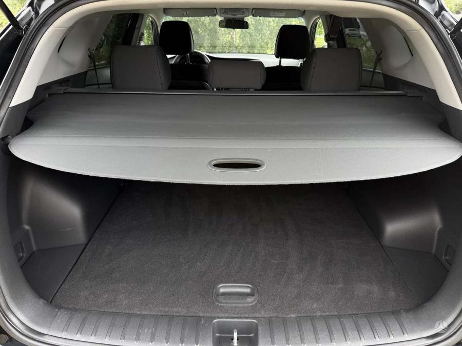Black Hyundai Tucson 2018 in Siauliai, with an engine capacity of 2.00 L and mileage of 172 thousand km for 14950 €, photo 26 on AUTOMOTO.COM.LV