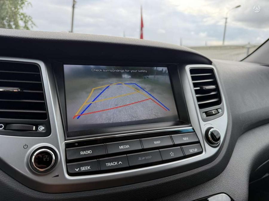 Black Hyundai Tucson 2018 in Siauliai, with an engine capacity of 2.00 L and mileage of 172 thousand km for 14950 €, photo 27 on AUTOMOTO.COM.LV