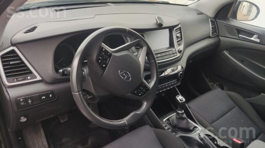 Melns Hyundai Tucson 2018 Daugavpils, ar dzinēja tilpumu 1.60 L un nobraukumu 185 tūkst. km par 13800 €, foto 10 vietnē AUTOMOTO.COM.LV