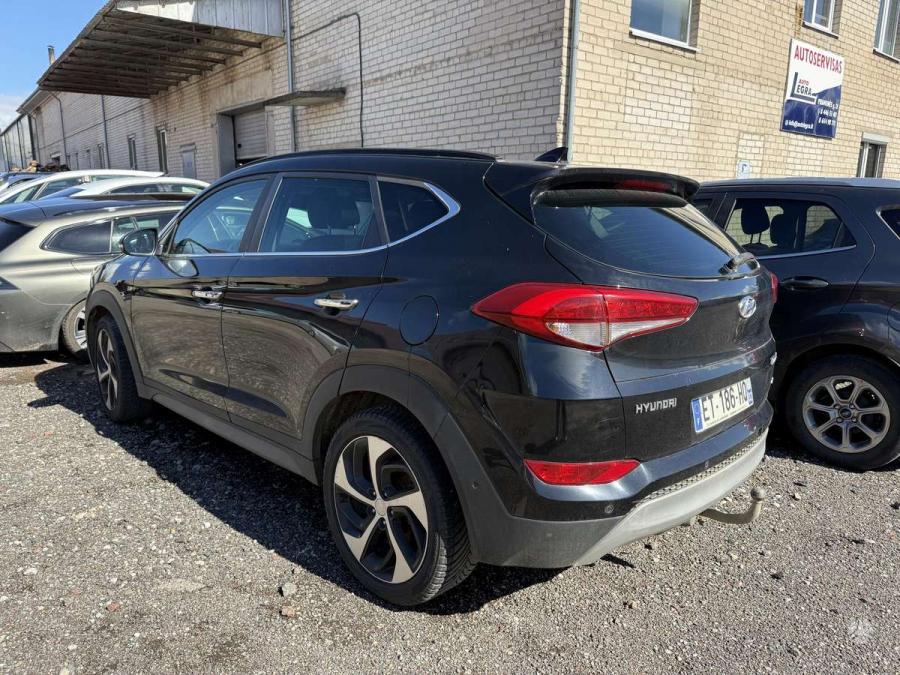 Melns Hyundai Tucson 2018 Tauragė, ar dzinēja tilpumu 2.00 L un nobraukumu 178 tūkst. km par 9200 €, foto 5 vietnē AUTOMOTO.COM.LV