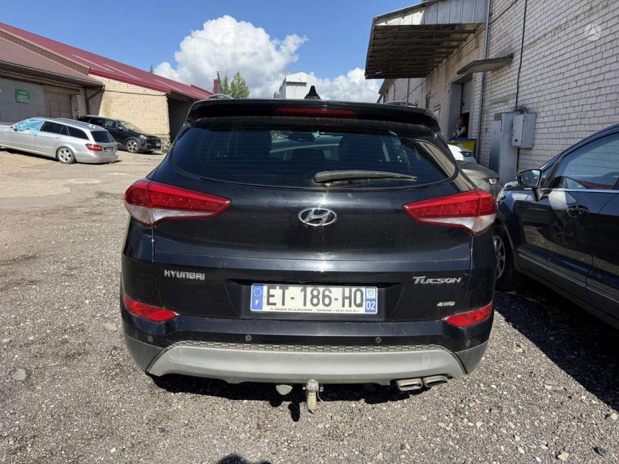 Melns Hyundai Tucson 2018 Tauragė, ar dzinēja tilpumu 2.00 L un nobraukumu 178 tūkst. km par 9200 €, foto 6 vietnē AUTOMOTO.COM.LV