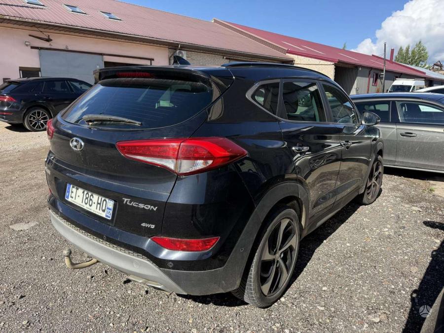 Melns Hyundai Tucson 2018 Tauragė, ar dzinēja tilpumu 2.00 L un nobraukumu 178 tūkst. km par 9200 €, foto 7 vietnē AUTOMOTO.COM.LV