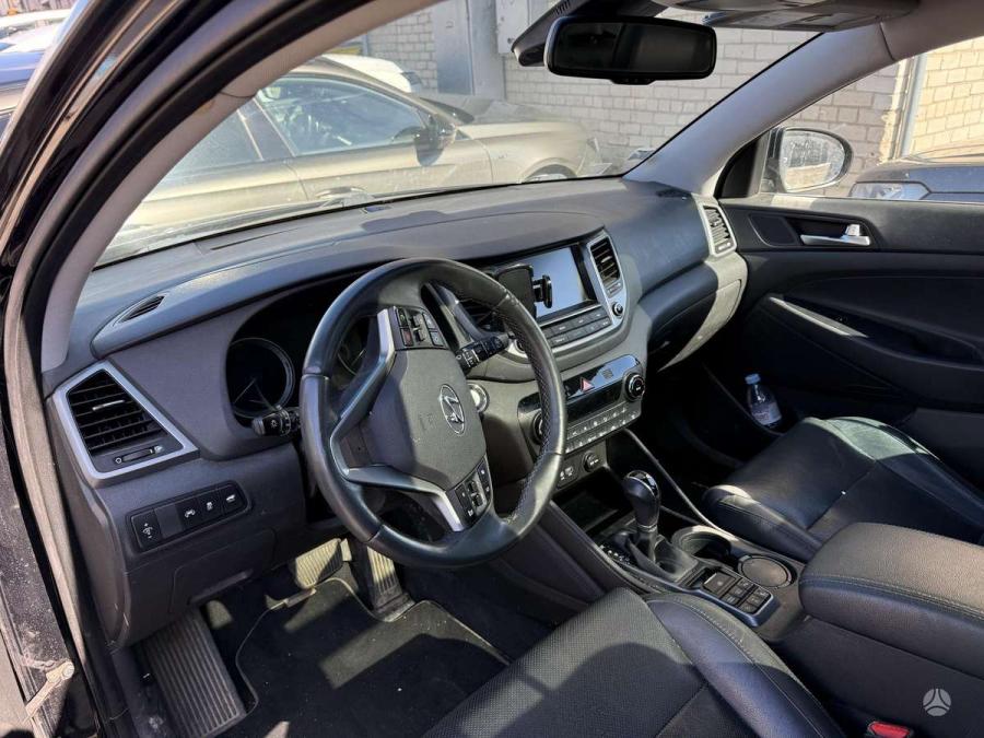 Melns Hyundai Tucson 2018 Tauragė, ar dzinēja tilpumu 2.00 L un nobraukumu 178 tūkst. km par 9200 €, foto 14 vietnē AUTOMOTO.COM.LV