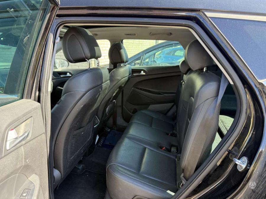 Melns Hyundai Tucson 2018 Tauragė, ar dzinēja tilpumu 2.00 L un nobraukumu 178 tūkst. km par 9200 €, foto 17 vietnē AUTOMOTO.COM.LV