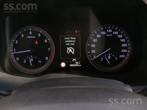 Black Hyundai Tucson 2018 in Riga, with an engine capacity of 1.60 L and mileage of 185 thousand km for 13550 €, photo 14 on AUTOMOTO.COM.LV
