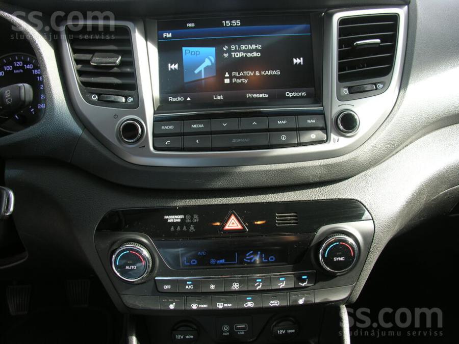 Black Hyundai Tucson 2018 in Riga, with an engine capacity of 1.60 L and mileage of 185 thousand km for 13550 €, photo 17 on AUTOMOTO.COM.LV