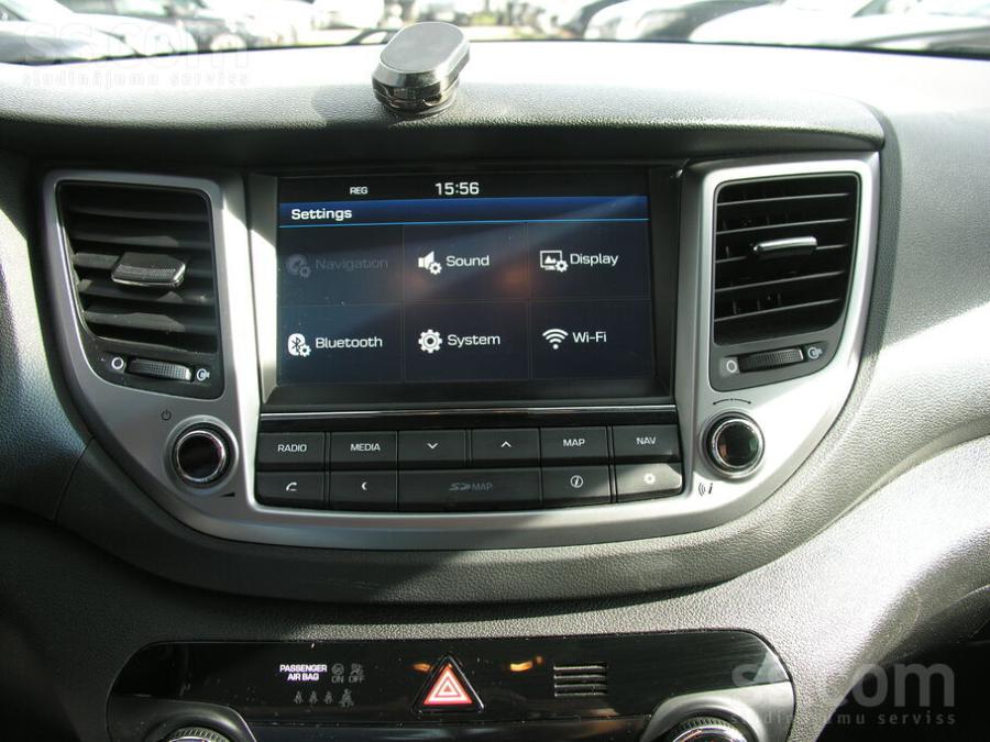 Black Hyundai Tucson 2018 in Riga, with an engine capacity of 1.60 L and mileage of 185 thousand km for 13550 €, photo 18 on AUTOMOTO.COM.LV