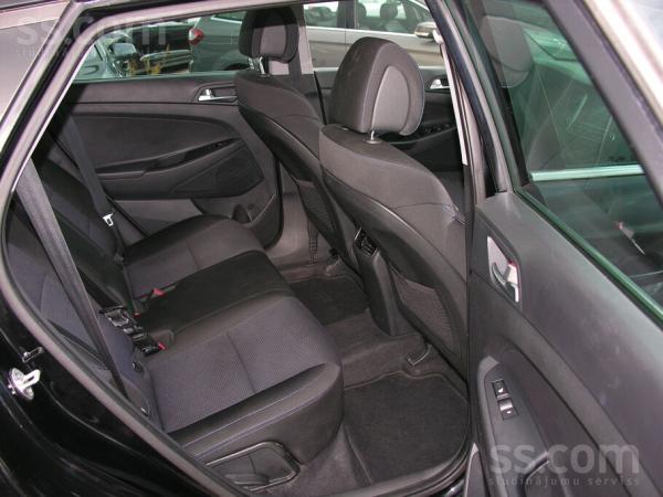 Hyundai Tucson 2018 Rīga vietnē Melns Hyundai Tucson 2018 Rīga, ar dzinēja tilpumu 1.60 L un nobraukumu 185 tūkst. km par 13550 €, foto 8 vietnē AUTOMOTO.COM.LV