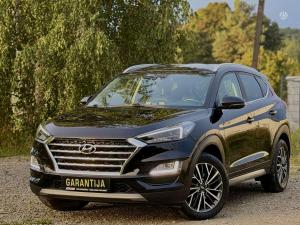Black Hyundai Tucson 2018 in Siauliai, with an engine capacity of 1.60 L and mileage of 198 thousand km for 15750 €, photo  on AUTOMOTO.COM.LV