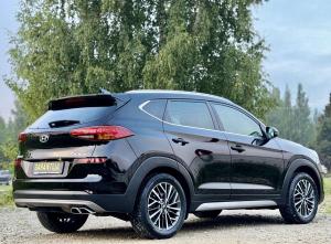 Black Hyundai Tucson 2018 in Siauliai, with an engine capacity of 1.60 L and mileage of 198 thousand km for 15750 €, photo 5 on AUTOMOTO.COM.LV