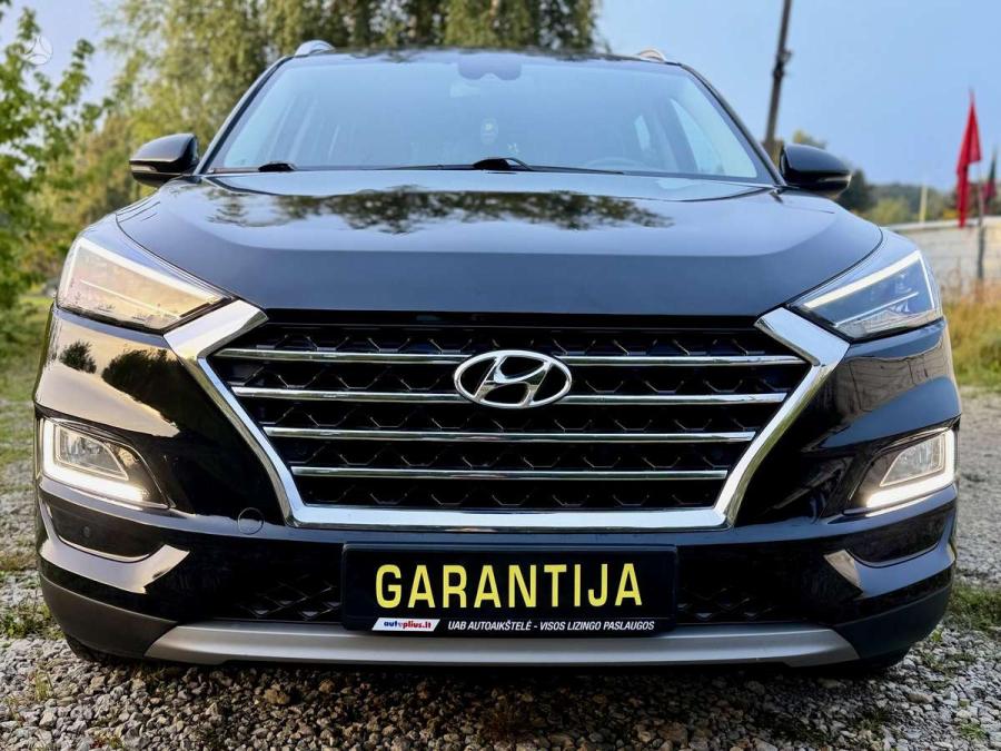 Black Hyundai Tucson 2018 in Siauliai, with an engine capacity of 1.60 L and mileage of 198 thousand km for 15750 €, photo 6 on AUTOMOTO.COM.LV