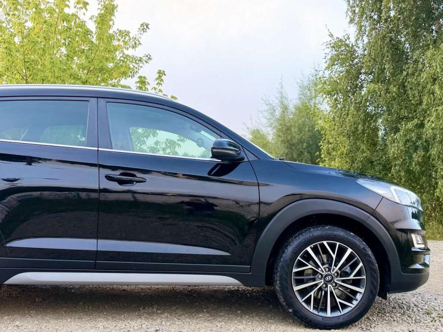 Black Hyundai Tucson 2018 in Siauliai, with an engine capacity of 1.60 L and mileage of 198 thousand km for 15750 €, photo 11 on AUTOMOTO.COM.LV