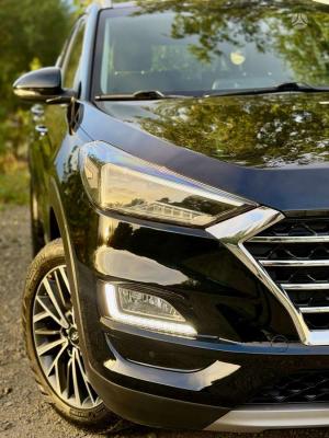 Black Hyundai Tucson 2018 in Siauliai, with an engine capacity of 1.60 L and mileage of 198 thousand km for 15750 €, photo 18 on AUTOMOTO.COM.LV