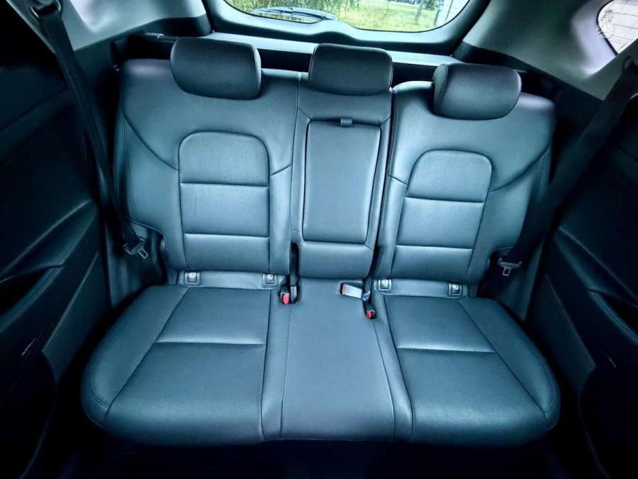 Black Hyundai Tucson 2018 in Siauliai, with an engine capacity of 1.60 L and mileage of 198 thousand km for 15750 €, photo 37 on AUTOMOTO.COM.LV