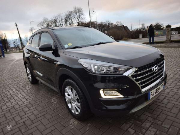 Black Hyundai Tucson 2019 in Taurage, with an engine capacity of 1.60 L and mileage of 141 thousand km for 14800 €, photo 2 on AUTOMOTO.COM.LV