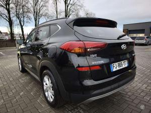 Melns Hyundai Tucson 2019 Tauragė, ar dzinēja tilpumu 1.60 L un nobraukumu 141 tūkst. km par 14800 €, foto 3 vietnē AUTOMOTO.COM.LV
