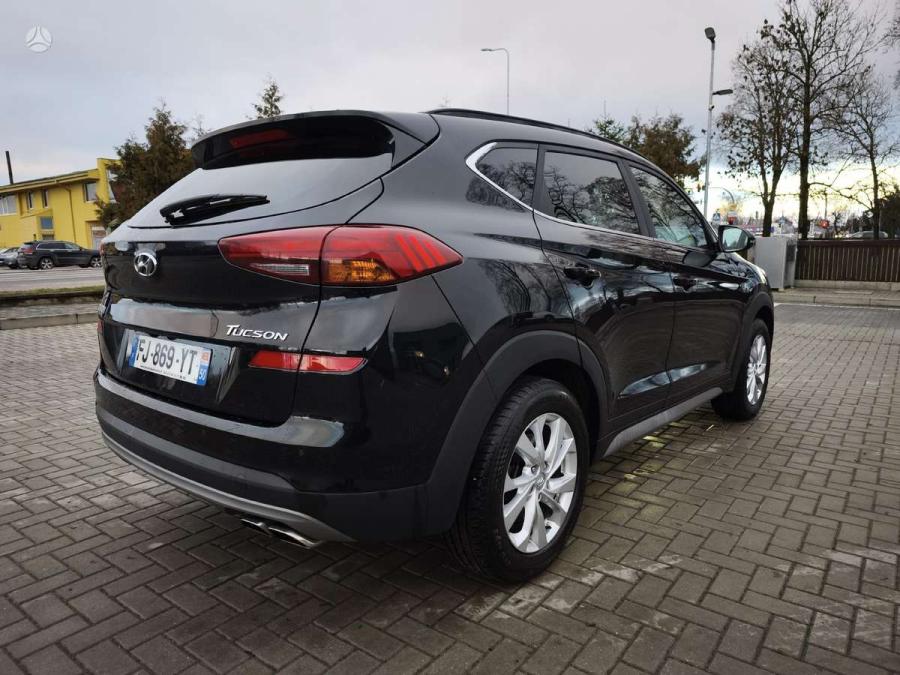 Melns Hyundai Tucson 2019 Tauragė, ar dzinēja tilpumu 1.60 L un nobraukumu 141 tūkst. km par 14800 €, foto 4 vietnē AUTOMOTO.COM.LV