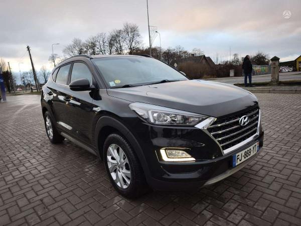 Black Hyundai Tucson 2019 in Taurage, with an engine capacity of 1.60 L and mileage of 141 thousand km for 14800 €, photo 5 on AUTOMOTO.COM.LV