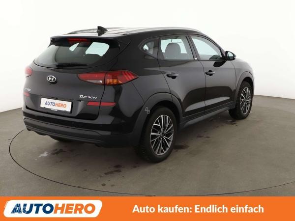 Black Hyundai Tucson 2019 in Kaunas, with an engine capacity of 1.60 L and mileage of 24 thousand km for 21978 €, photo 6 on AUTOMOTO.COM.LV