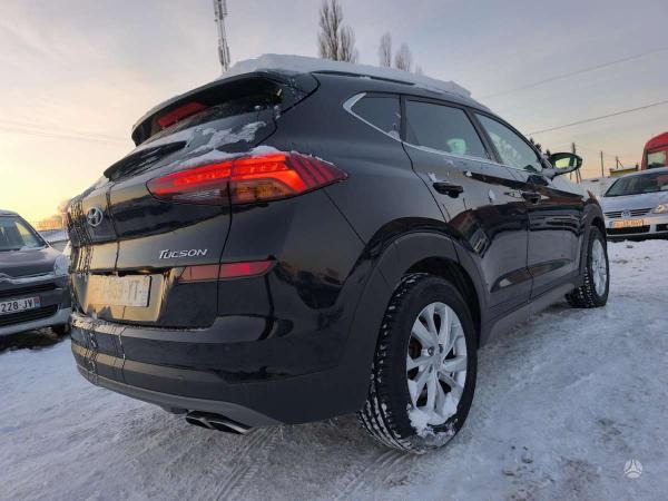 Melns Hyundai Tucson 2019 Tauragė, ar dzinēja tilpumu 1.60 L un nobraukumu 141 tūkst. km par 14800 €, foto 3 vietnē AUTOMOTO.COM.LV