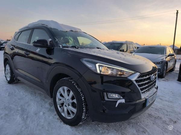 Black Hyundai Tucson 2019 in Taurage, with an engine capacity of 1.60 L and mileage of 141 thousand km for 14200 €, photo 3 on AUTOMOTO.COM.LV