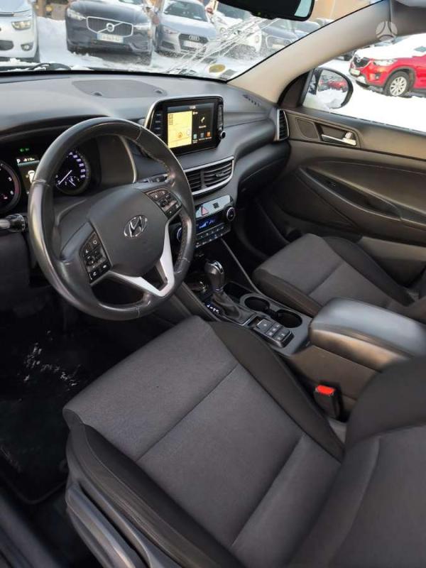 Black Hyundai Tucson 2019 in Taurage, with an engine capacity of 1.60 L and mileage of 141 thousand km for 14200 €, photo 5 on AUTOMOTO.COM.LV
