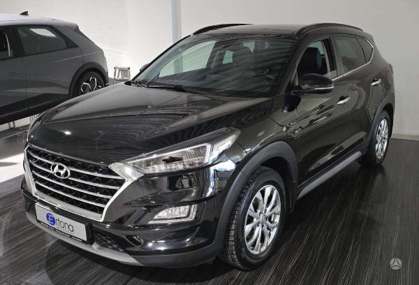 Black Hyundai Tucson 2019 in Siauliai, with an engine capacity of 1.59 L and mileage of 101 thousand km for 16900 €, photo 2 on AUTOMOTO.COM.LV