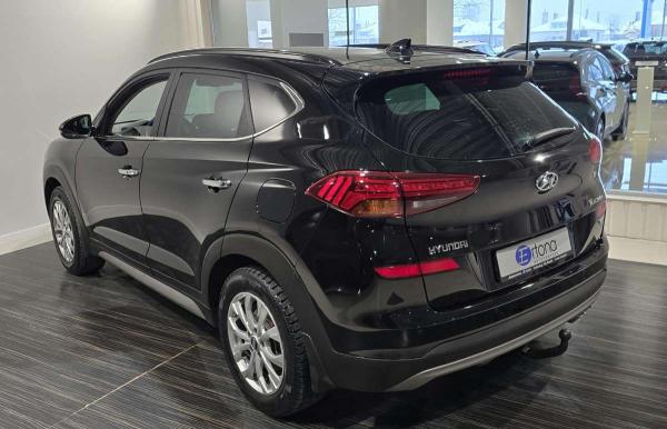 Black Hyundai Tucson 2019 in Siauliai, with an engine capacity of 1.59 L and mileage of 101 thousand km for 16900 €, photo 3 on AUTOMOTO.COM.LV