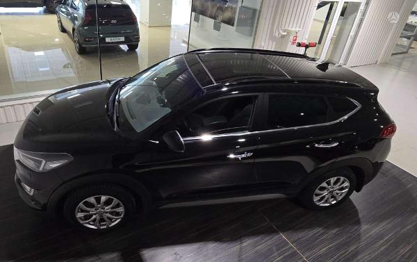 Black Hyundai Tucson 2019 in Siauliai, with an engine capacity of 1.59 L and mileage of 101 thousand km for 16900 €, photo 8 on AUTOMOTO.COM.LV